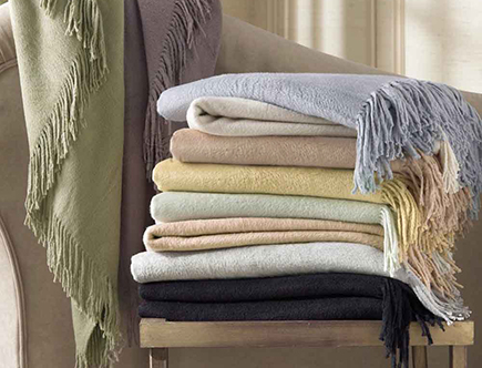 How do I Choose Silk Throws?